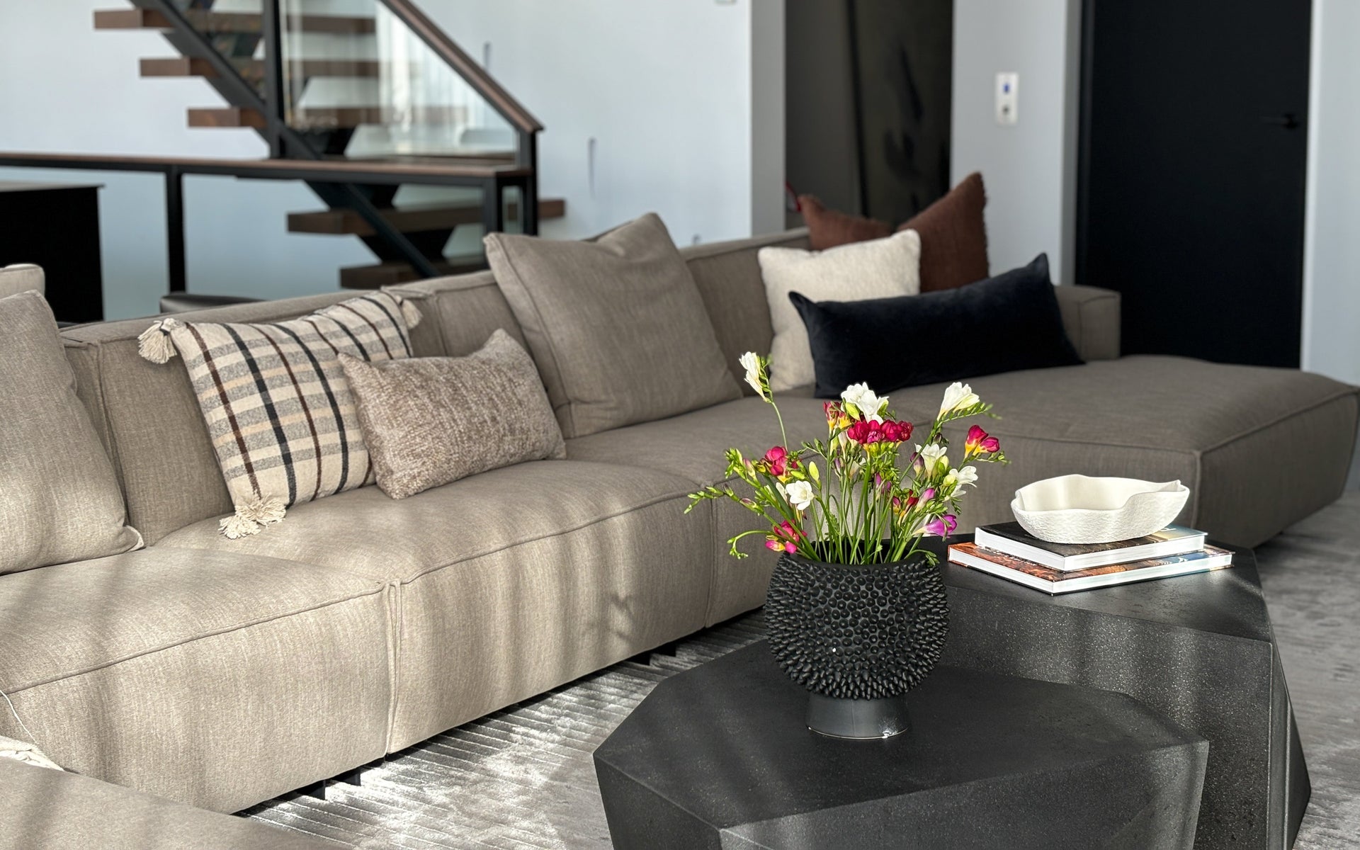 Luxury Furniture in Ottawa | Best Store - Dala Decor